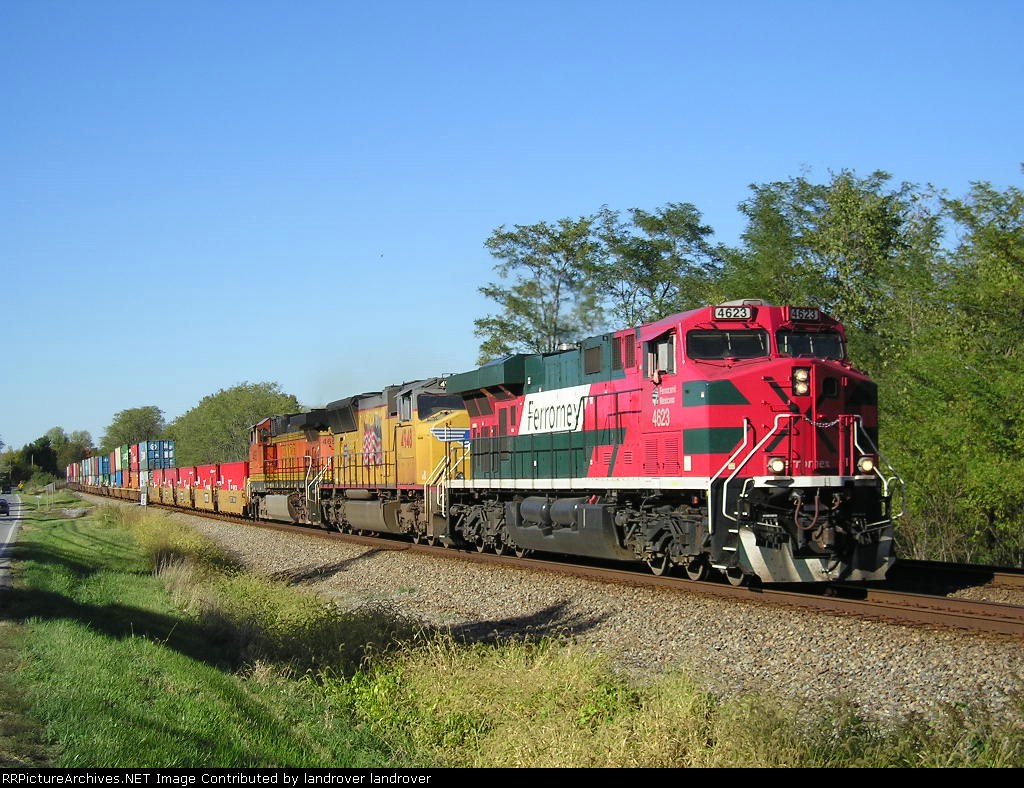 FXE 4623 On NS 235 Southbound